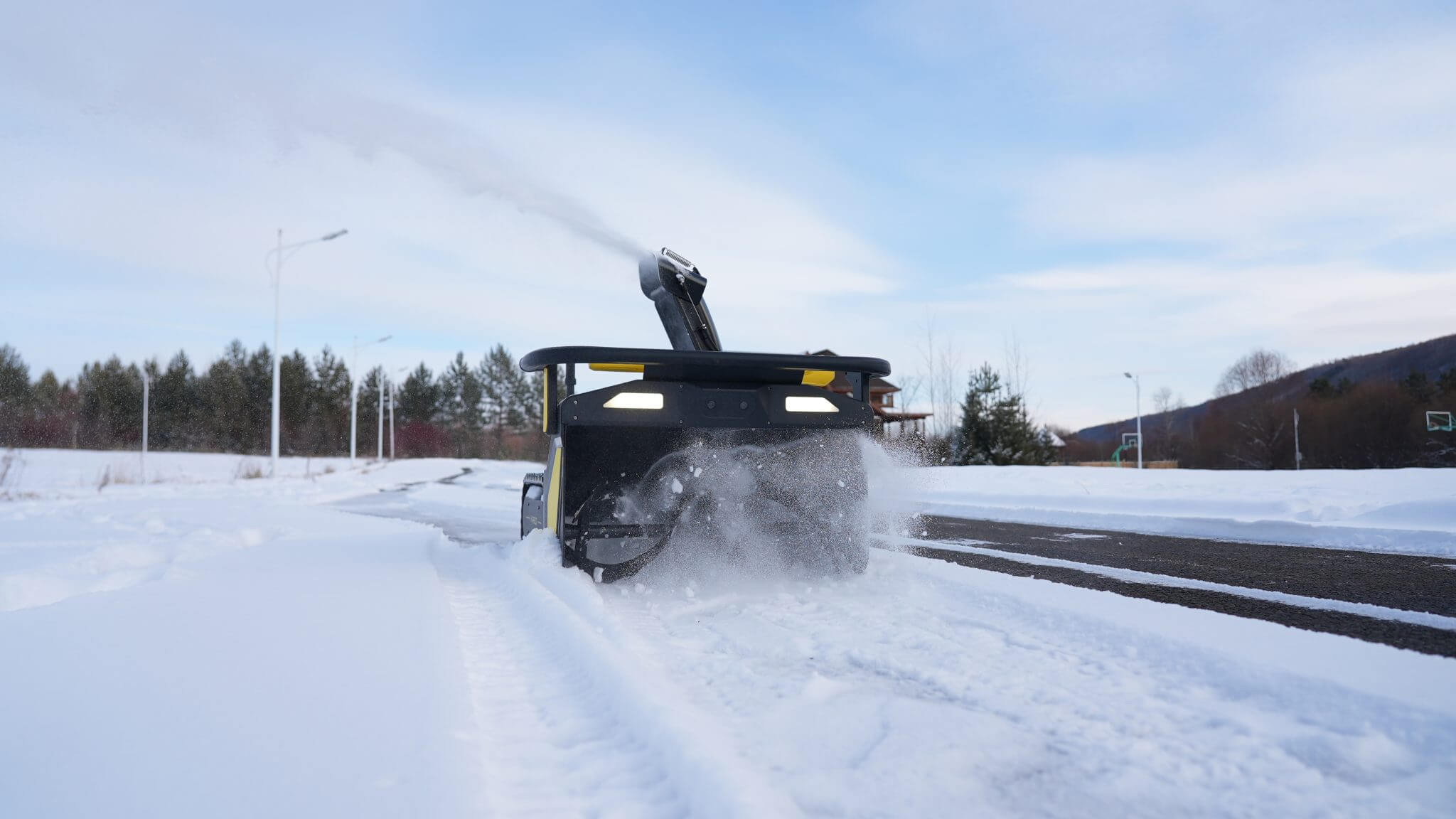 Best Ways to Remove Snow Driveway: Tips for a Clean Winter Path – Yarbo